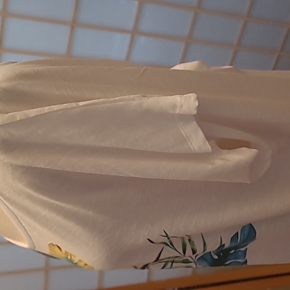 ONE WORLD | Tops | Beautiful Hummingbird Top | Poshmark